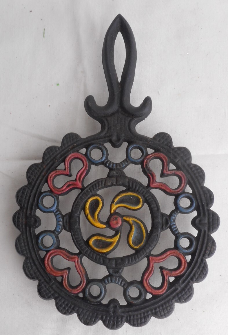 Vintage Black Cast Iron Trivet with 3 legs Tulip & Hearts 9" H x 5-3/4 ...
