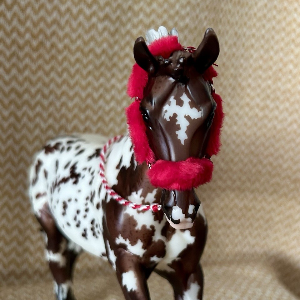 Fluffy Red Shipping Halter and Lead Rope for Model Horses - Traditional ...