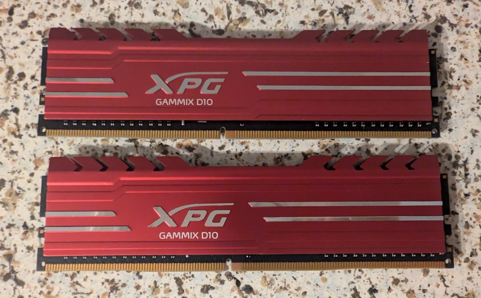 XPG GAMMIX D10 16GB (2 x 8GB) 288-Pin DDR4 SDRAM DDR4 2666 (PC4 21300 ...