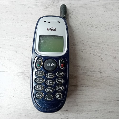 TRIUM MT050 MARS MOBILE PHONE - SPARES OR REPAIRS - RARE RETRO VINTAGE ...