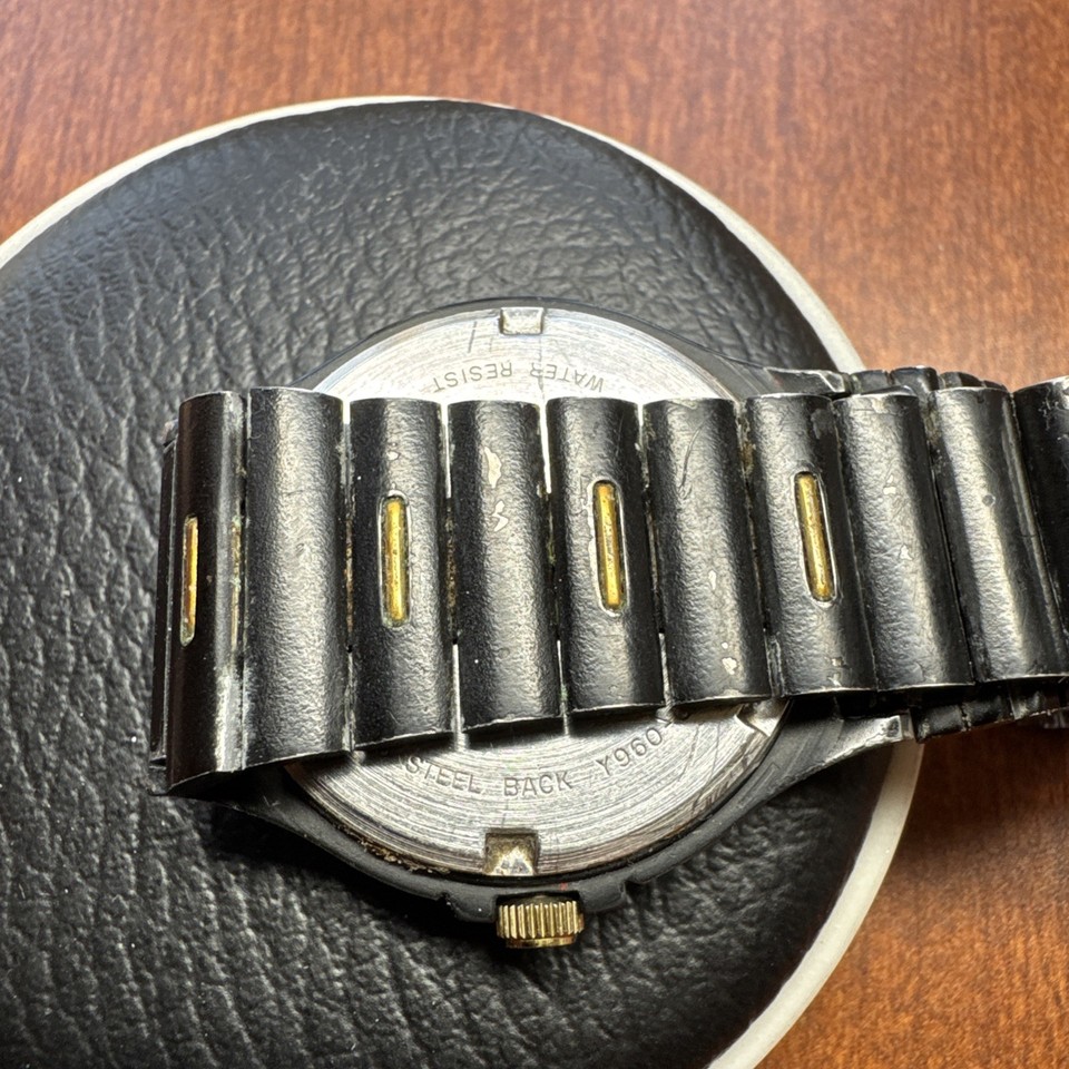 Pulsar Vintage Y960-601R Mens Watch Heavy Wear New Battery 35MM Black ...