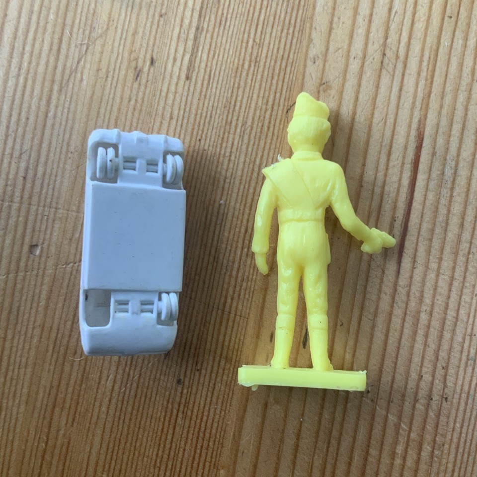 Kelloggs Cereal Sugar Smacks Thunderbirds Figure Captain Scarlet 1966 ...