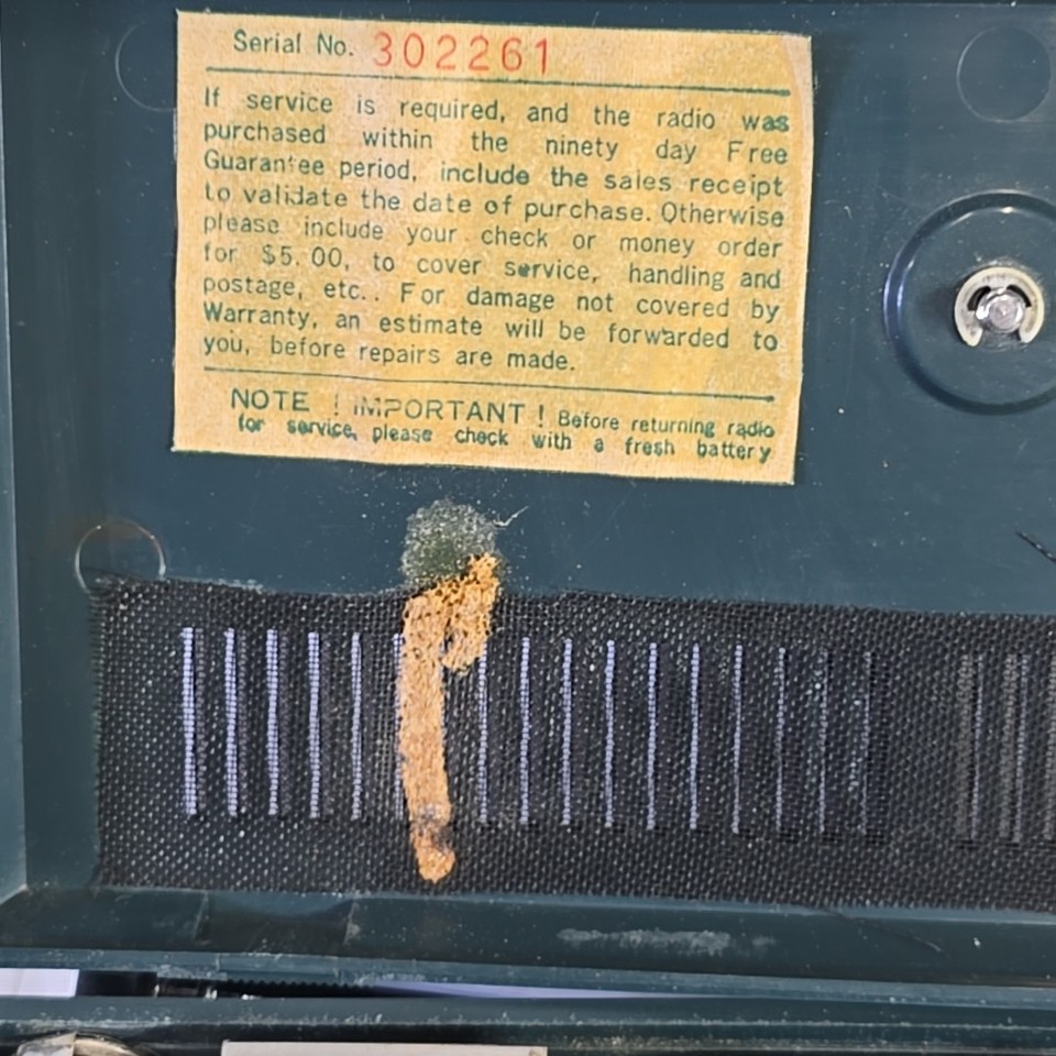 1963 Realtone TR2051 Vintage 10 transistor Am/Fm Portable Radio Leather ...