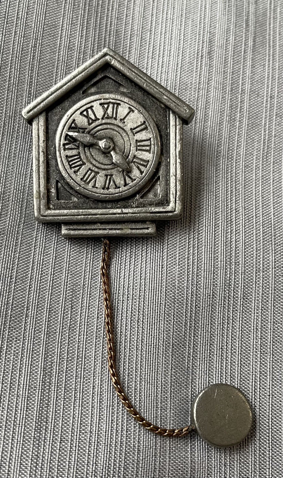 Vintage Pewter Clock Lapel Pin, Artifacts JJ Jonette - Gem