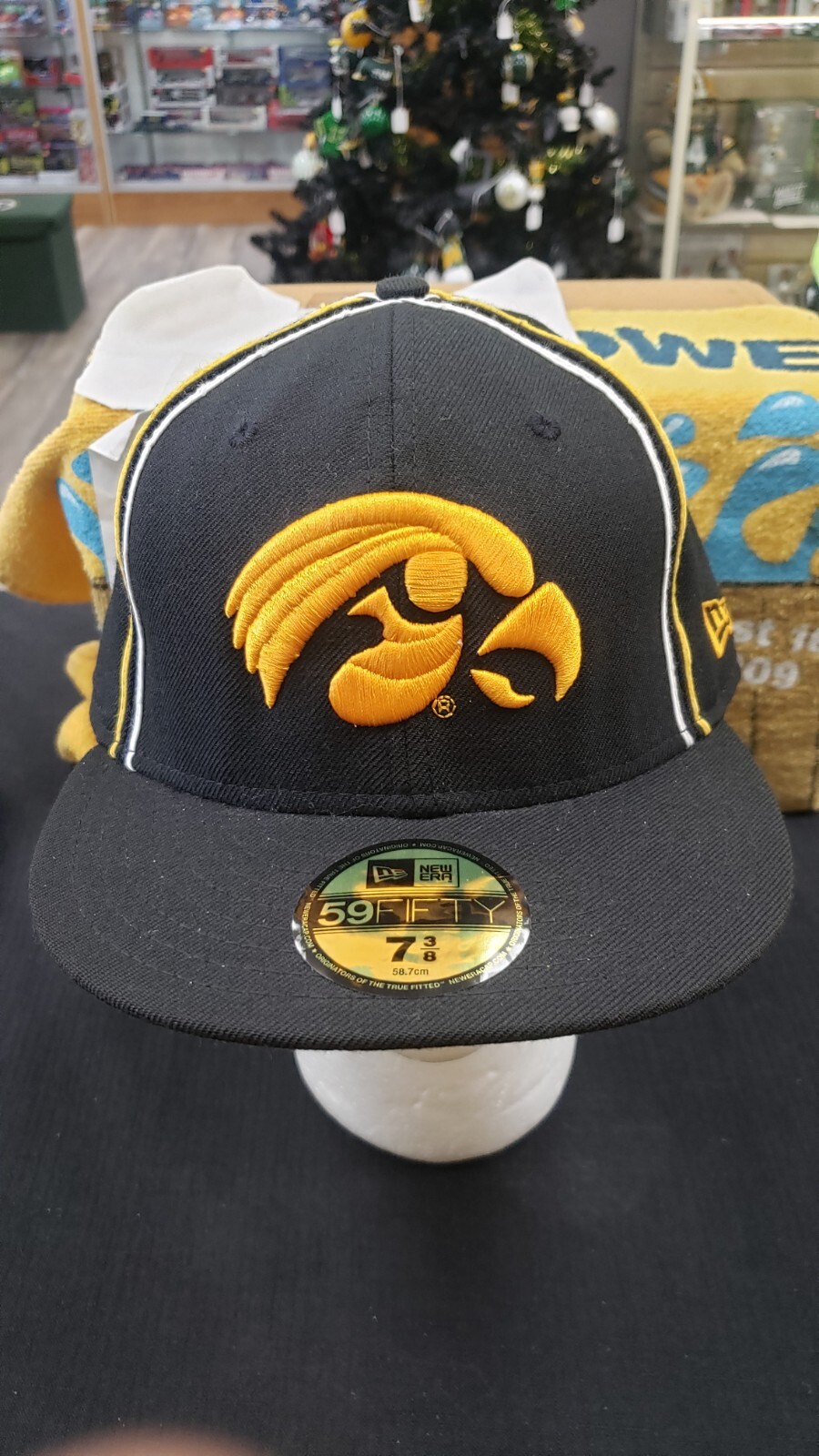NWT IOWA HAWKEYES LOGO STRIPES FITTED CAP HAT NEW ERA 59FIFTY 5950 SIZE ...