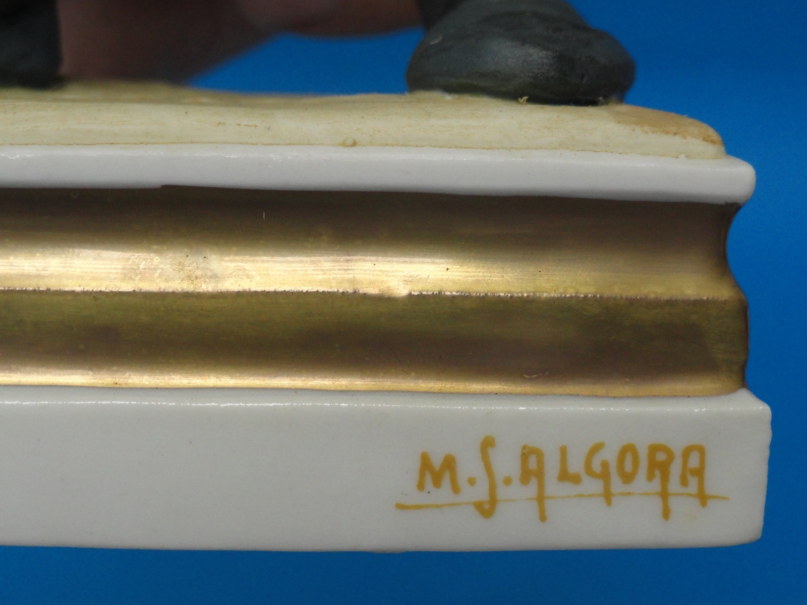 STRIKING SIGNED M.S. ALGORA SPANISH PORCELAIN FIGURINE OLD WOMAN VENDOR ...