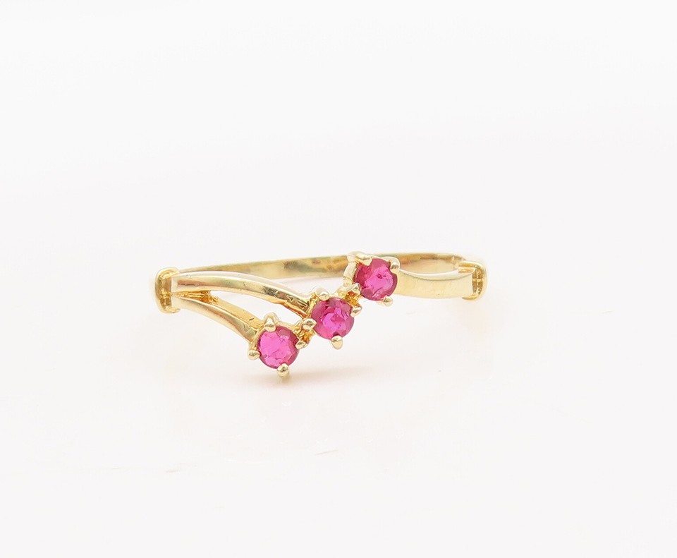 14K GOLD Vintage Ring Minimalist 3 Garnet Small Stones Band Sz 6.75 ...