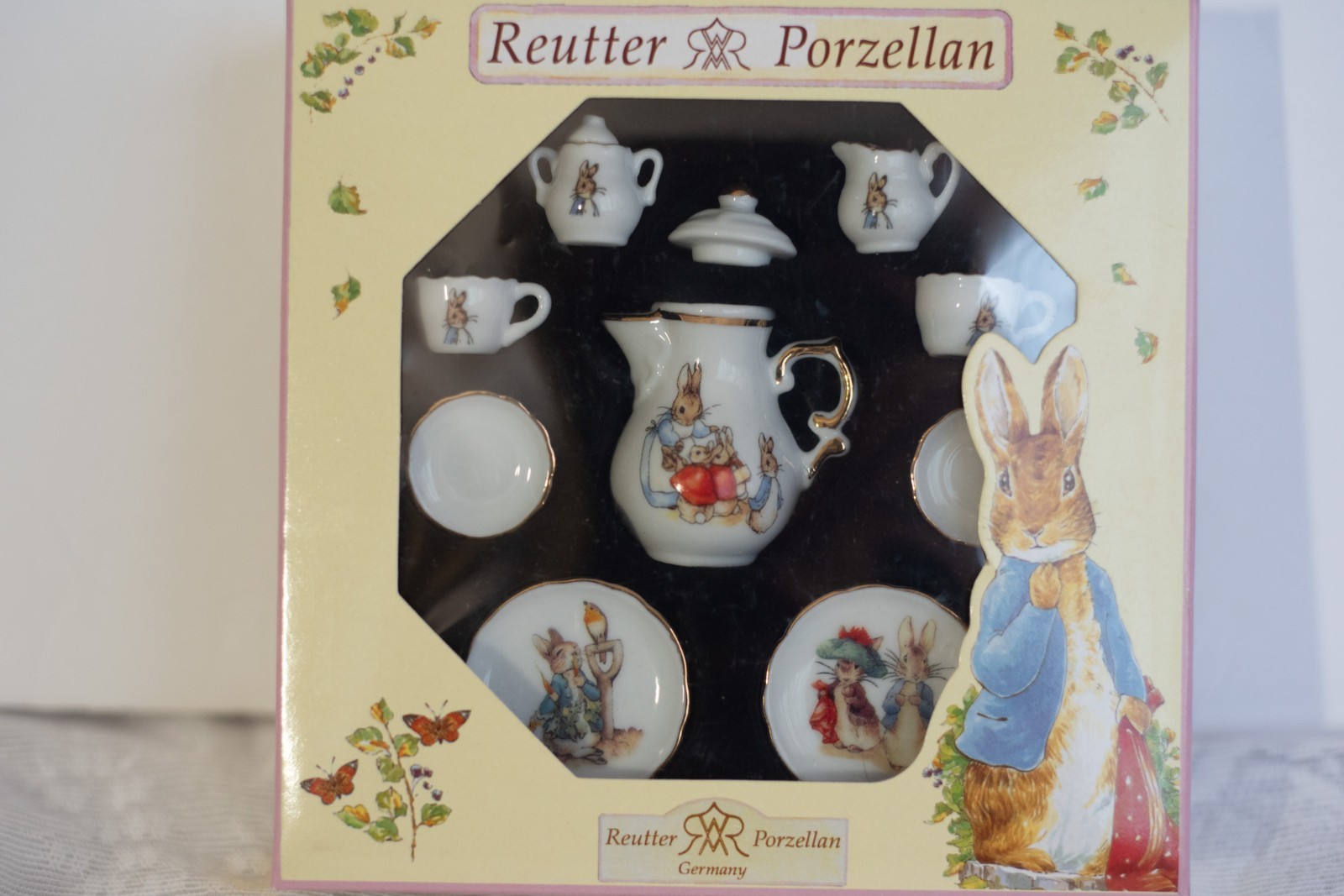 Reutter Porzellan Peter Rabbit Beatrix Potter 11-Piece China Tea Set