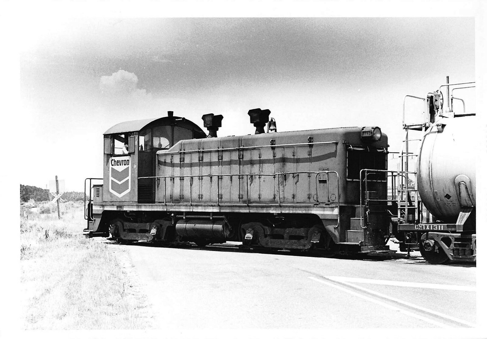 1977 Chevron Oil Train Engine #117 Loco 5x7 Photo Station Yard Plant ...