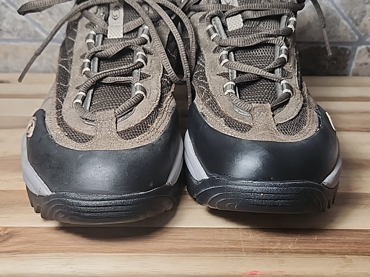 Mens Salomon contagrip hiking rough terrain Shoes Size 8 MEDIUM width ...