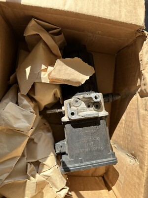 Freightliner Cascadia DEF Pump A0001404078 | eBay