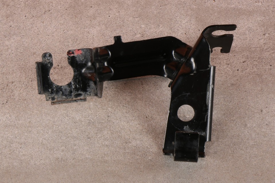 BMW i3 I01 i3 I01 LCI BREMSLEITUNG SCHLAUCHHALTERUNG VORNE LINKS ...