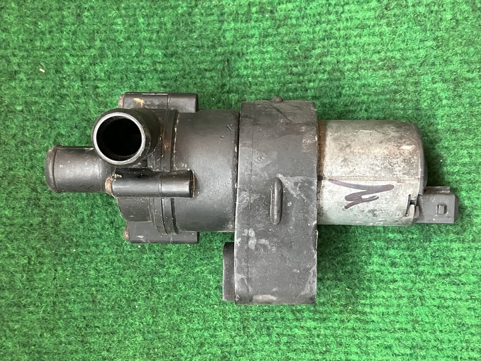 Mercedes W163 ML ML400 CDI Wasserpumpe Zusatzwasserpumpe A0018356064 ...