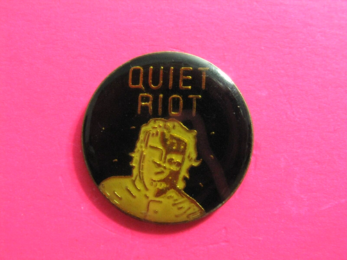 QUIET RIOT VINTAGE LAPEL PIN BADGE BUTTON UK MADE 2 | eBay