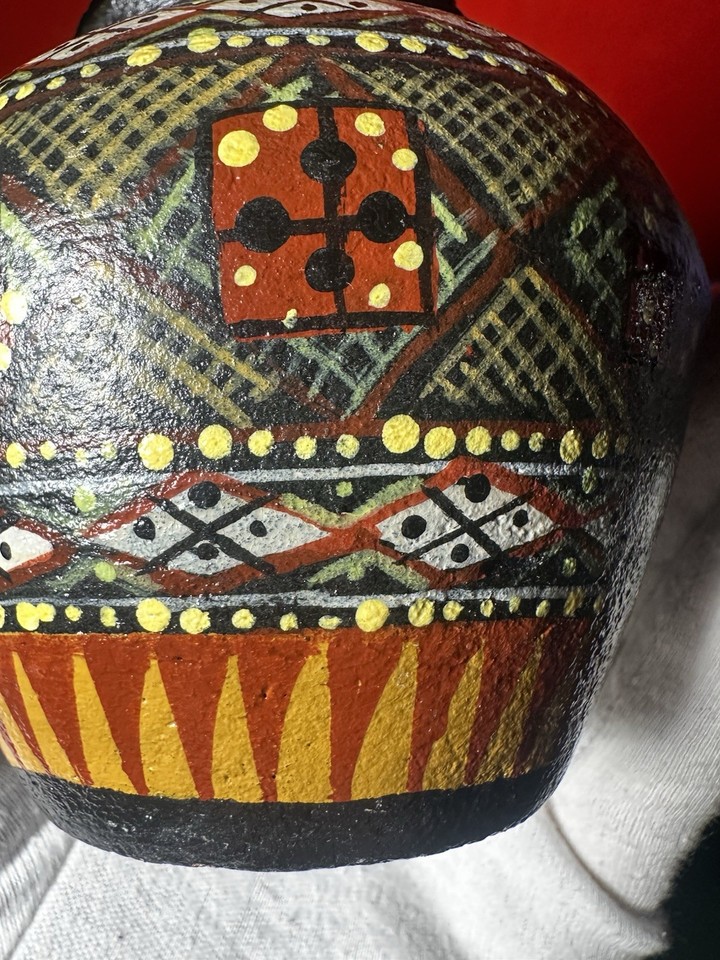 Vintage Intricate hand painted Peruvian Incan Terracotta pottery vase 4 ...