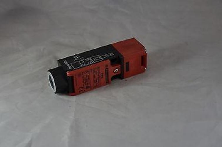 XCSPA593 - Telemecanique - Plastic Safety Switch | eBay
