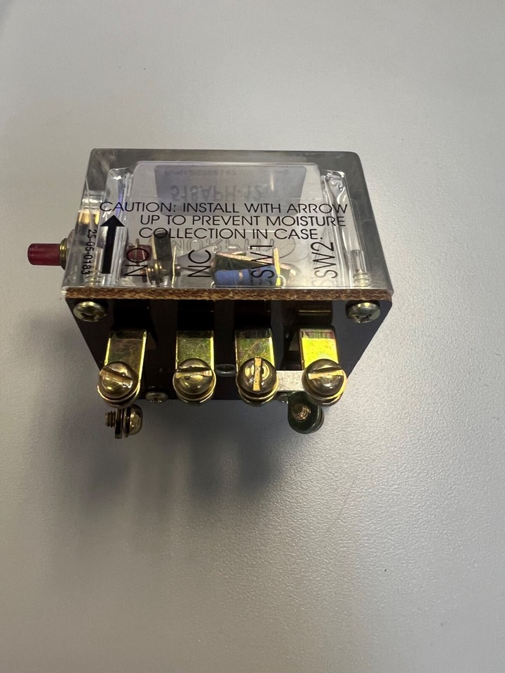 NEW 518APH-12 25700147 MURPHY 12 Volt Tattletale SWITCH | eBay