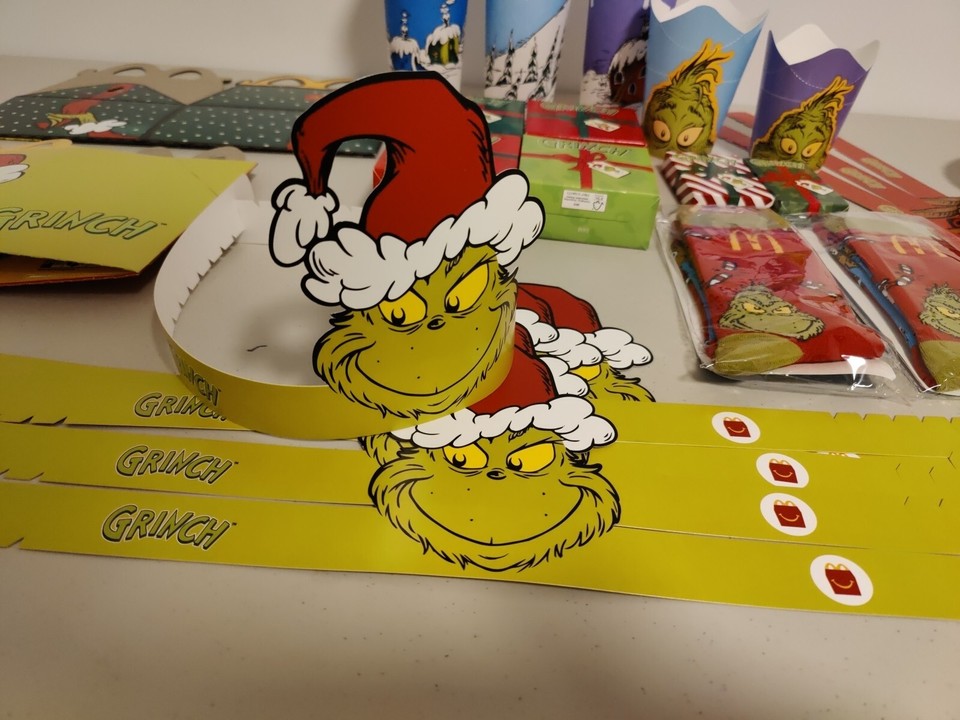 McDonald's Canada 2024 Christmas Grinch COMPLETE PLUSH SET + Socks Toys ...