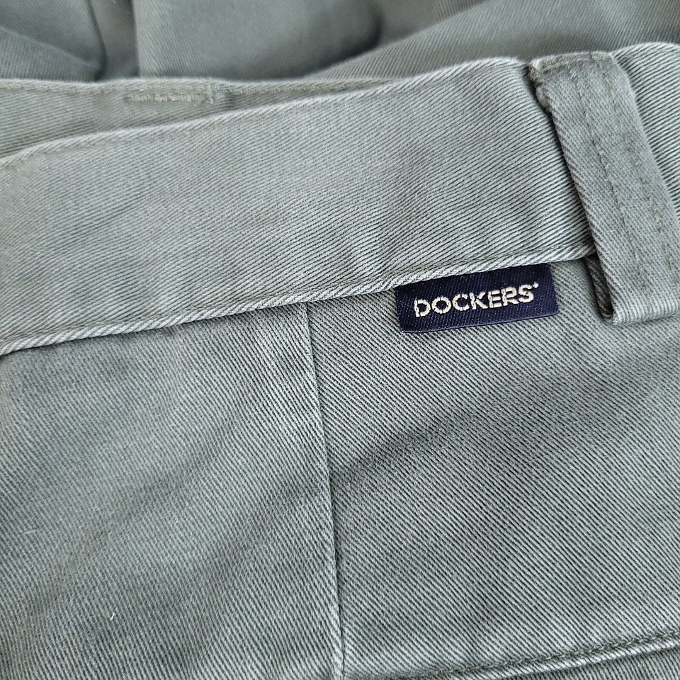 Dockers Khakis Men's Relaxed Fit Surplus Twill Pants Gray Size 36 x 32 ...