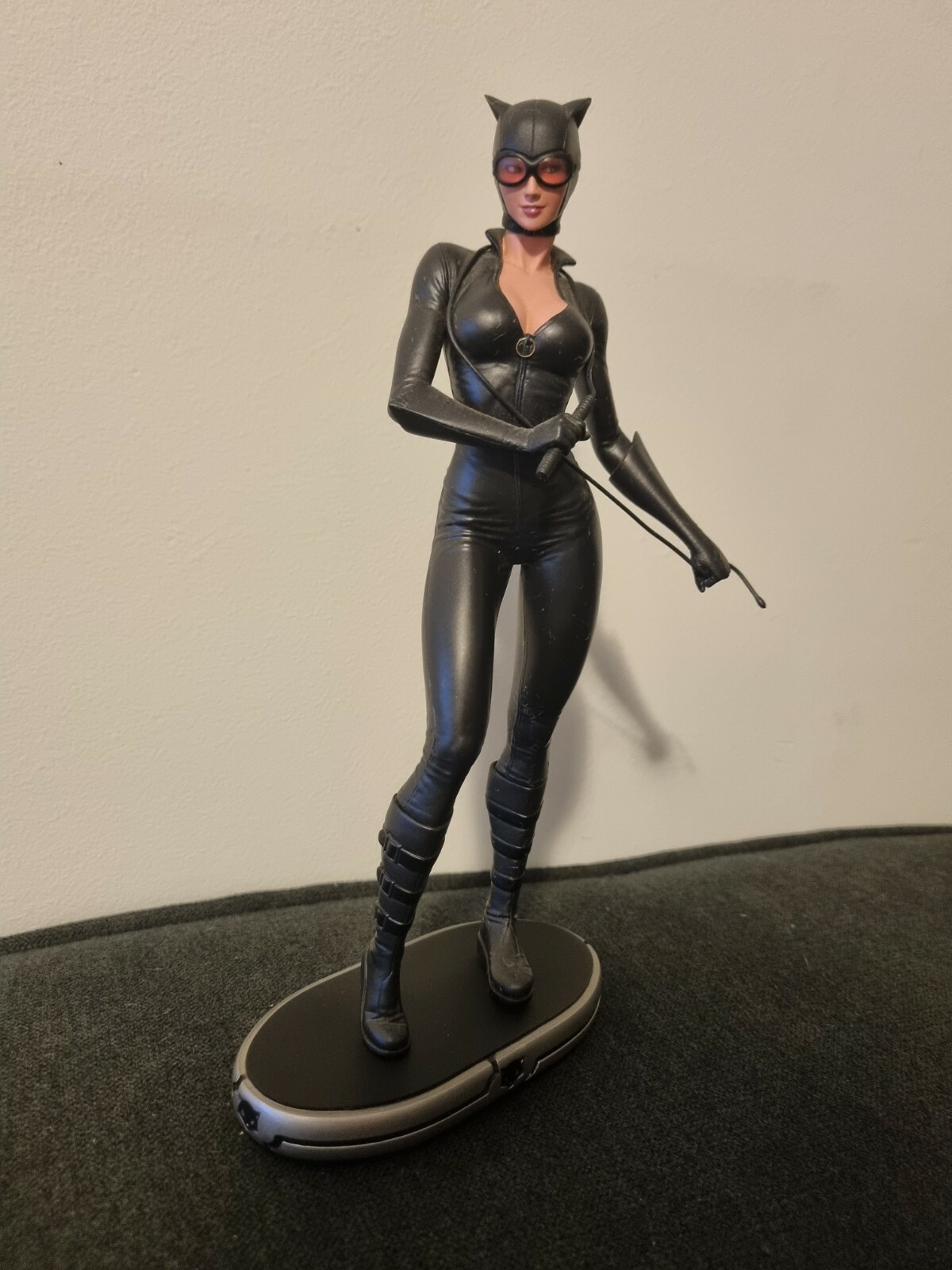Catwoman statue cover girls | eBay