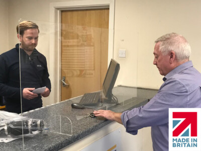 Perspex® / Altuglas® Shield Guard screen Free standing Anti-virus ...