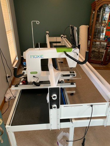 Handi Quilter Moxie Longarm with Pro-Stitcher Lite Robotic system with ...