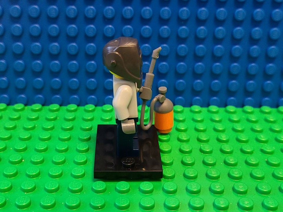 Lego Welder Minifigure Complete Collectible Series 11 71002 CMF HTF ...
