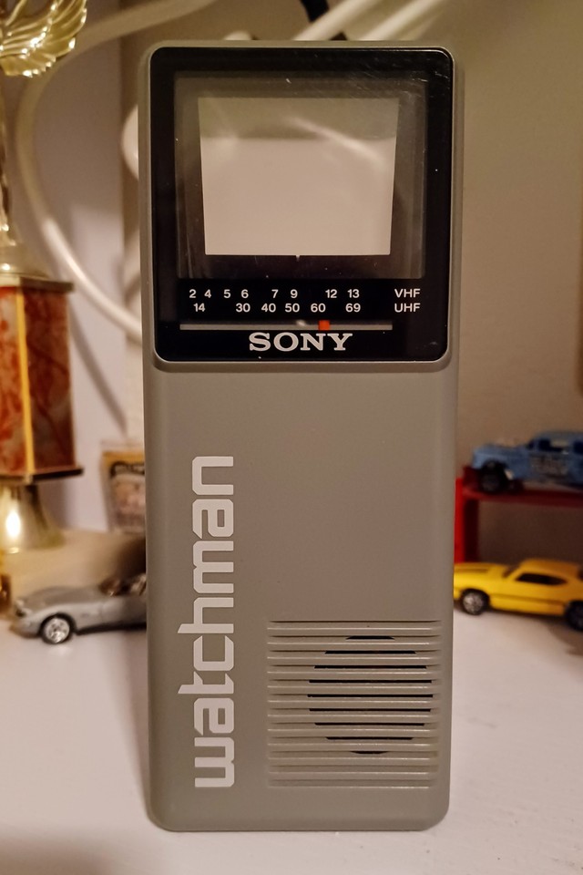 Vintage Sony Watchman FD-10A CRT B&W Handheld TV VHF/UHF Antenna ...
