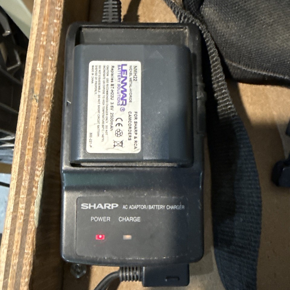 Sharp Viewcam VL-E39U 8mm Video 8 Camcorder, Battery, Charger VCR Play ...