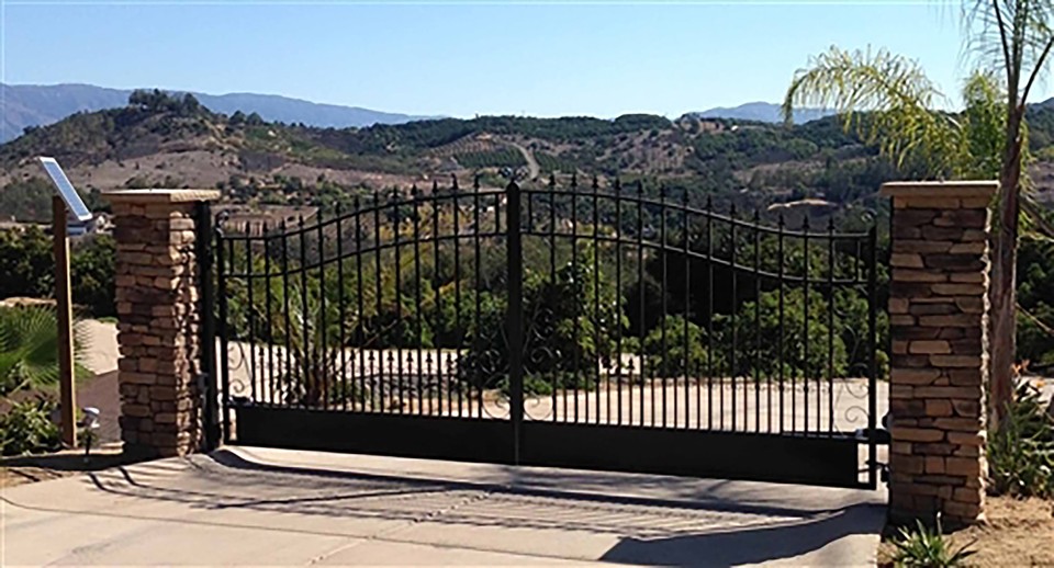 ALEKO Venice Style Dual Swing Steel Driveway Gate 14 ft with ETL Gate ...