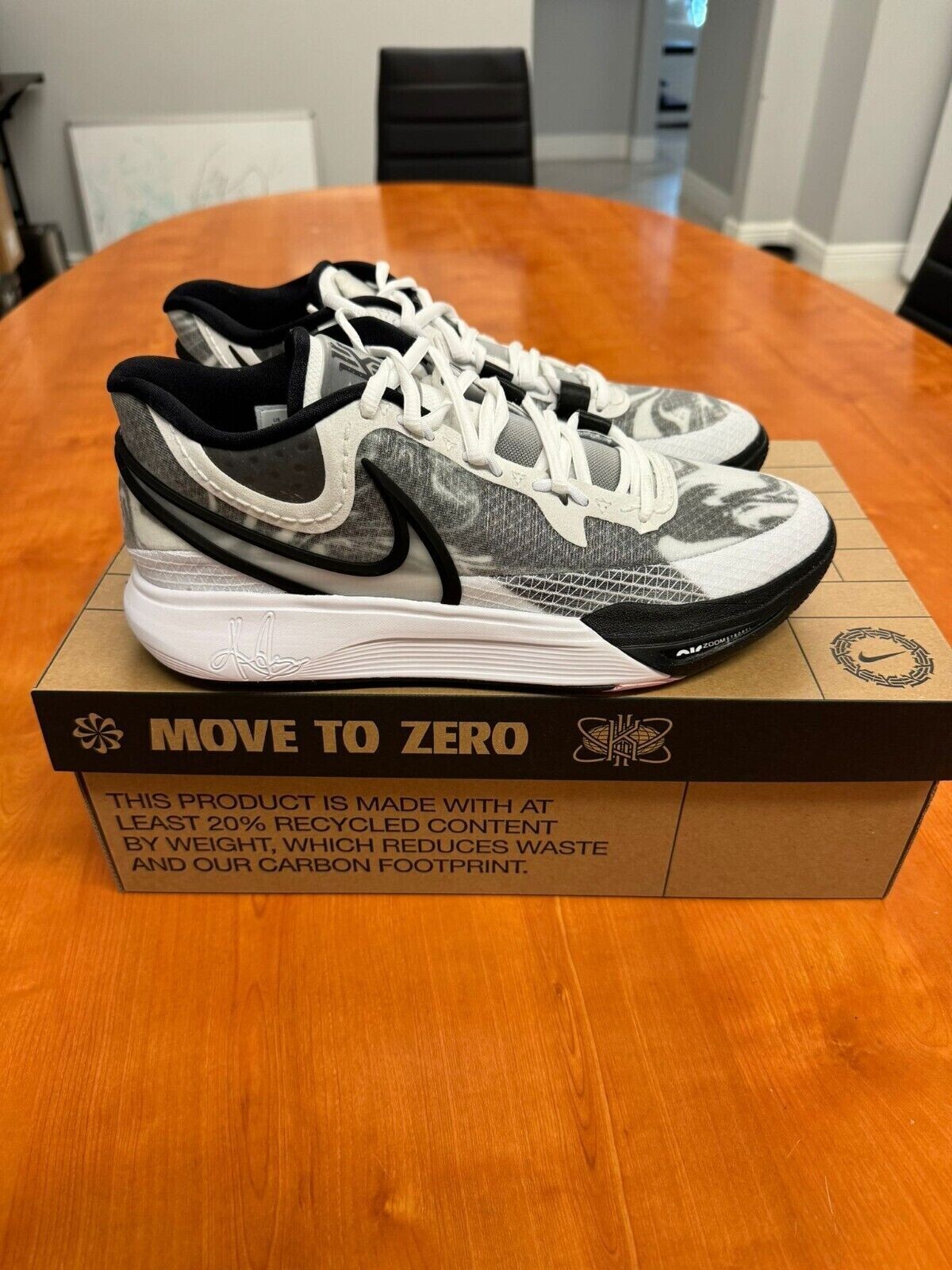 Nike Kyrie 8 White Black - Size 10.5 - DJ6017 101