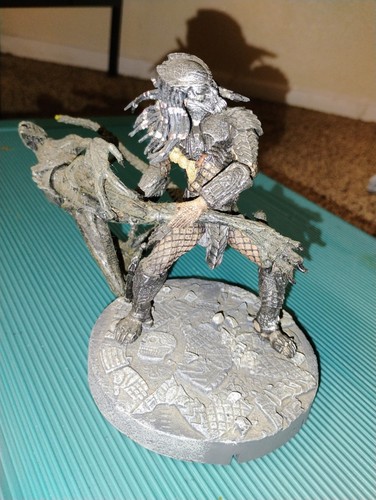 McFarlane ALIEN vs PREDATOR Playset Action Figure set AVP 2005 Celtic ...