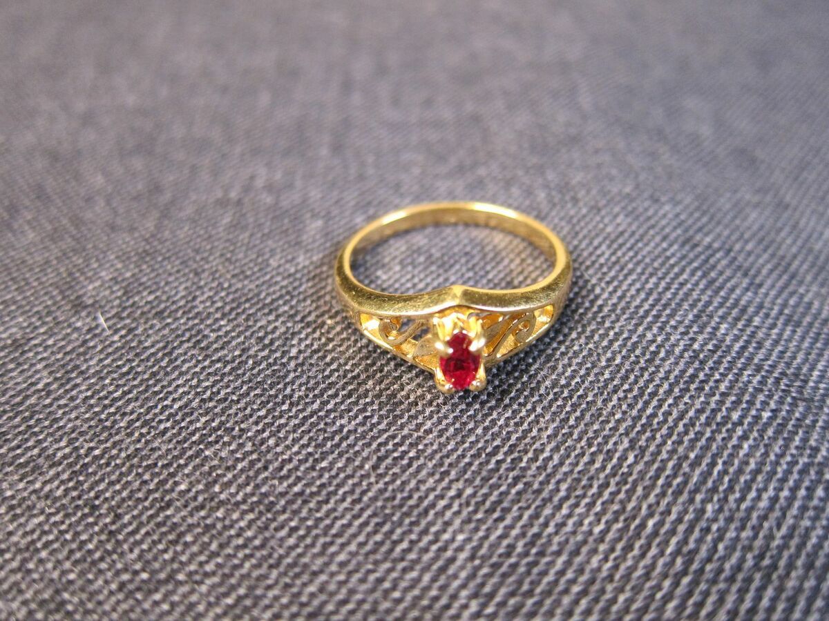 Gorgeous 18K HGE Heavy Gold Electroplated ring w/red stone Gorgeous 18K HGE Heavy Gold Electroplated ring w/red stone