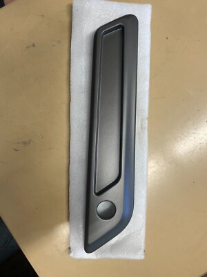 New Genuine 14-24 Harley Davidson Left Saddlebag Latch Hinge Cover ...