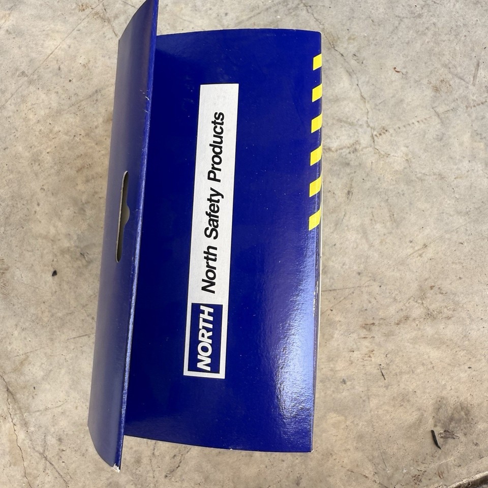 Honeywell North 7700 Series Half Face Respirator (7700-30M) - Size ...