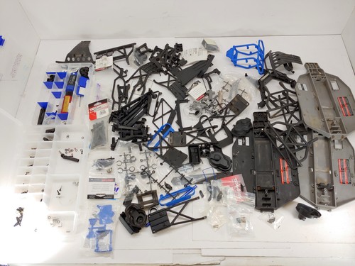 *BIG LOT* of Traxxas Slash 2wd Parts: Chassis Arms Gears Body Mounts ...