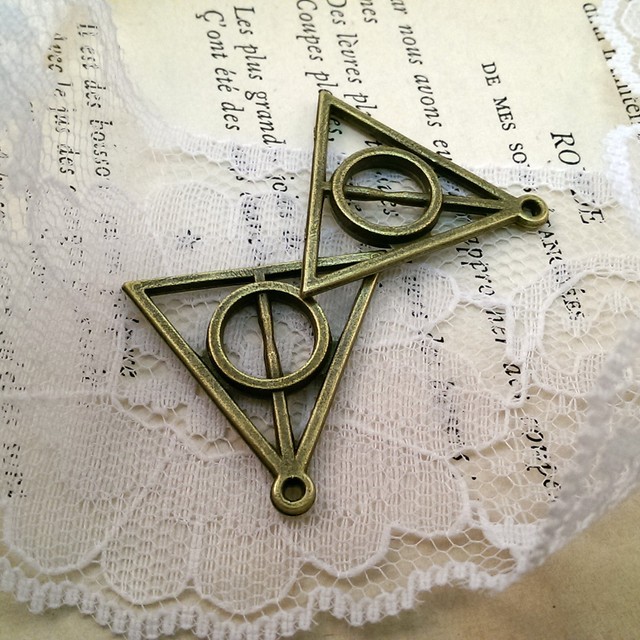 Large Triangle Deathly Hallows Symbol Harry Potter Geometric Triangles large-triangle-deathly-hallows-symbol-harry-potter-geometric-triangles