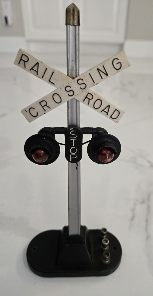 Lionel Road Crossing Signal No. 154 With Special Design Insulated Track ...