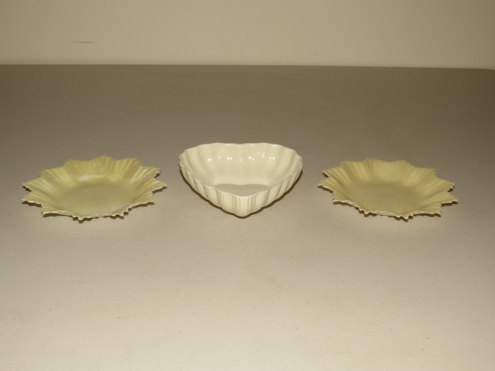 3 BELLEEK SMALL DISHES ~ HEART & SNOWFLAKE SHAPED TRINKET CANDLE VANITY ...