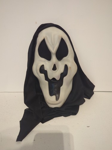 Vintage Easter Unlimited Scream Ghostface Mask Glow-In-The-Dark ...