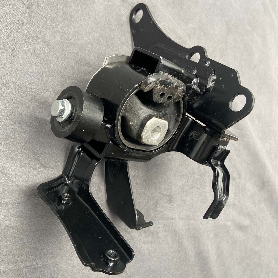 New 12372-37031 Engine Mount for Toyota NOAH / VOXY / 3ZR-FAE 2007- | eBay