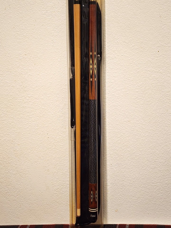 Minnesota Fats Billiard Cue Stick, Chalk, Cue Tips, Carry Bag Bundle ...