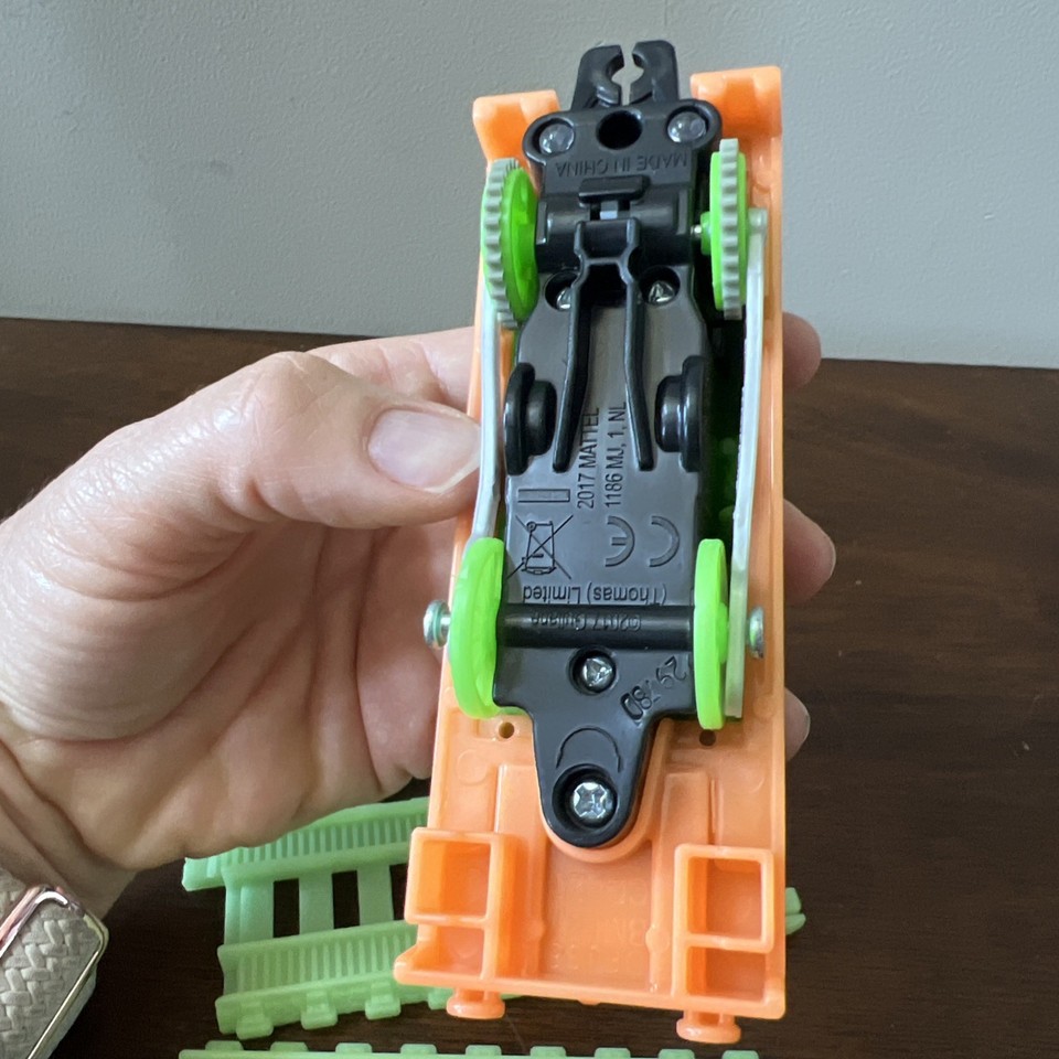 2017 Thomas &Friends Trackmaster HYPER GLOW in Dark Percy Motorized ...