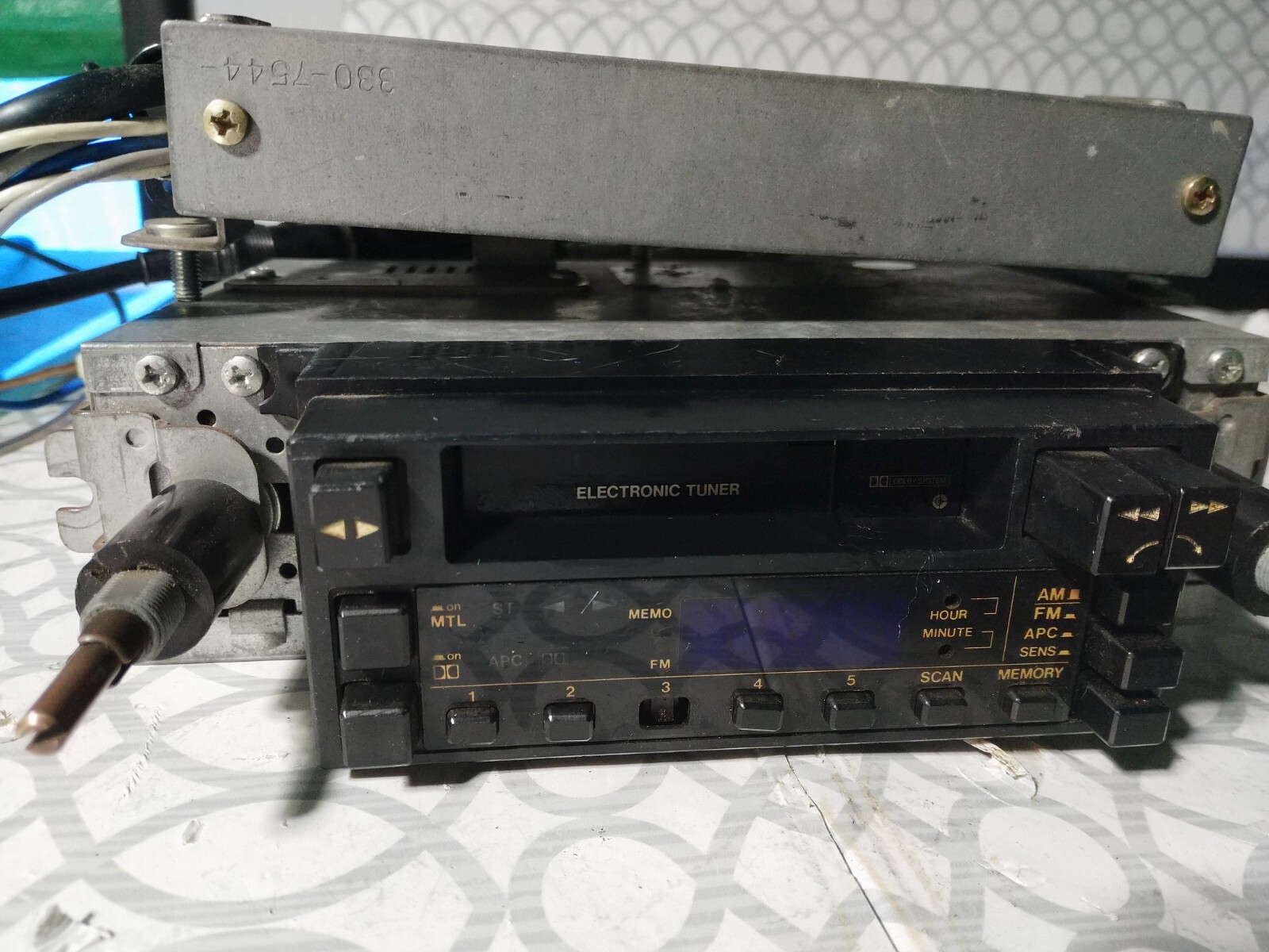 VINTAGE OLD SCHOOL Clarion Model No. PT-975C & Amplifier ET30IC (no ...