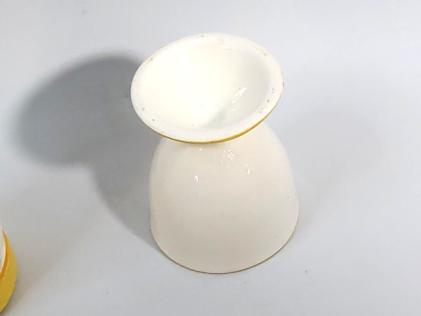 VINTAGE CERAMIC SAND TIMER & 3 Cups WITH FLOWERS Cracks Chips | eBay