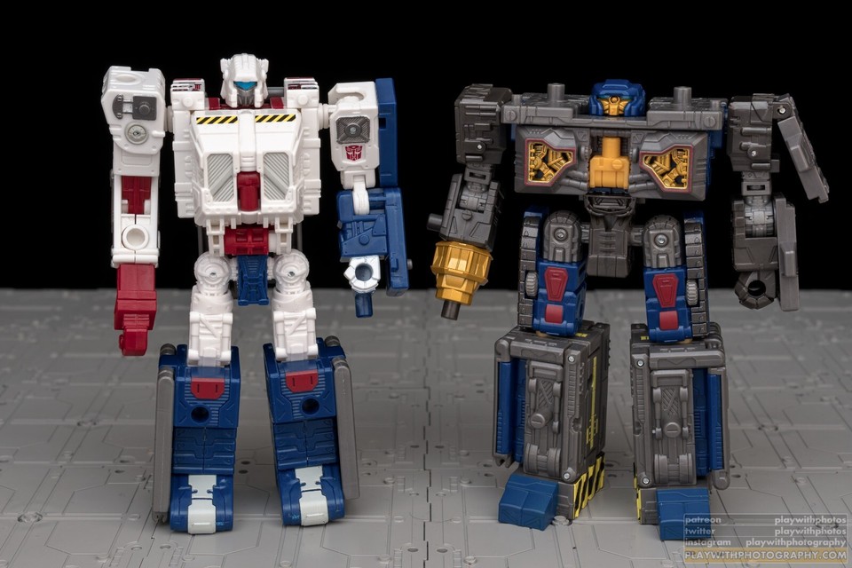 2 NEW Transformers Earthrise Sky Lynx With Botropolis Rescue Mission ...