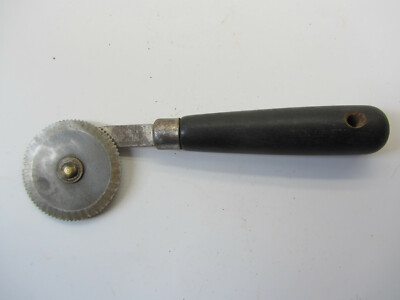 Vintage IP Hyde Pizza/Rotary Cutter 2" Wheel USA | eBay