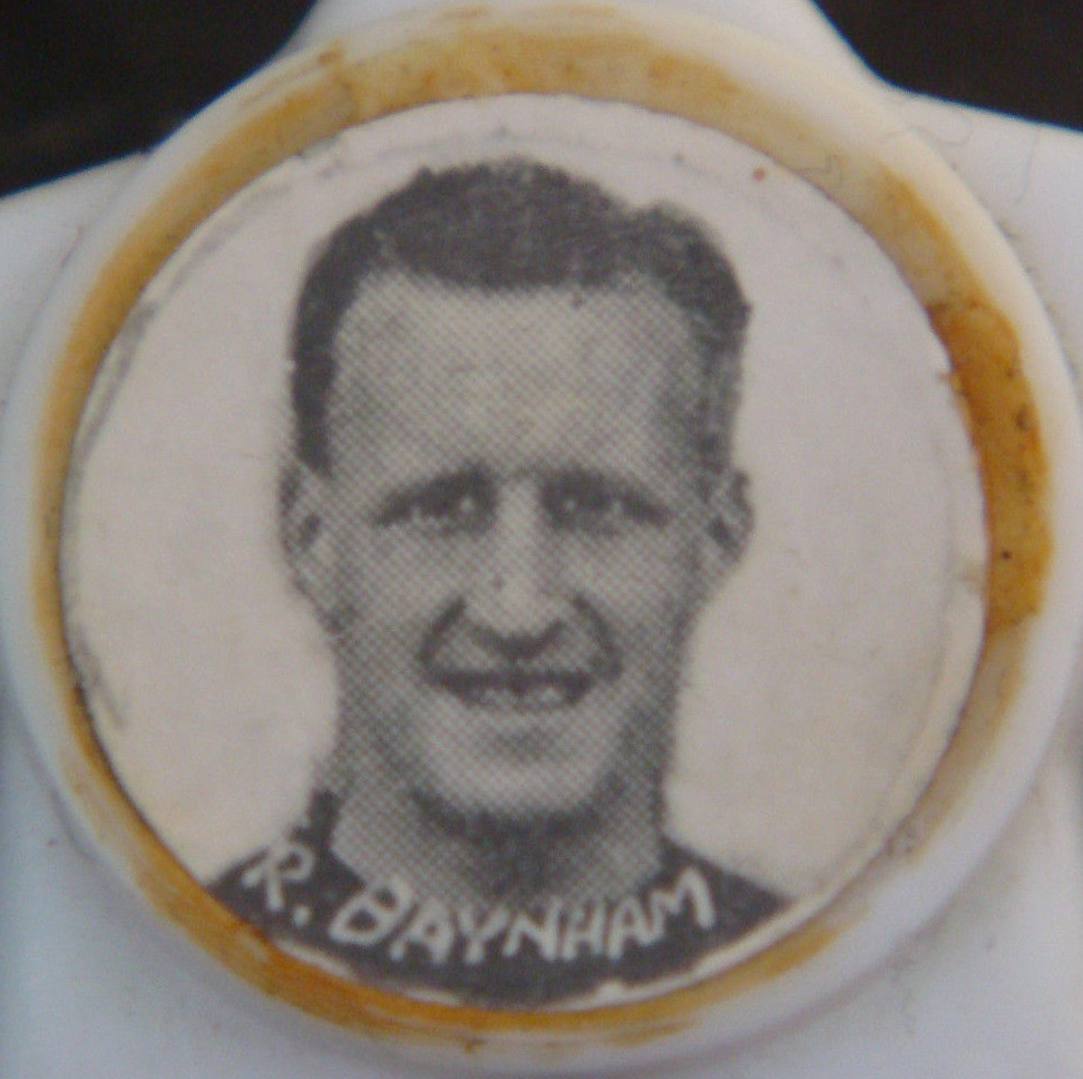 LUTON TOWN FC RARE Vintage player RON BAYNHAM 1951-66 Star badge 33mm x ...