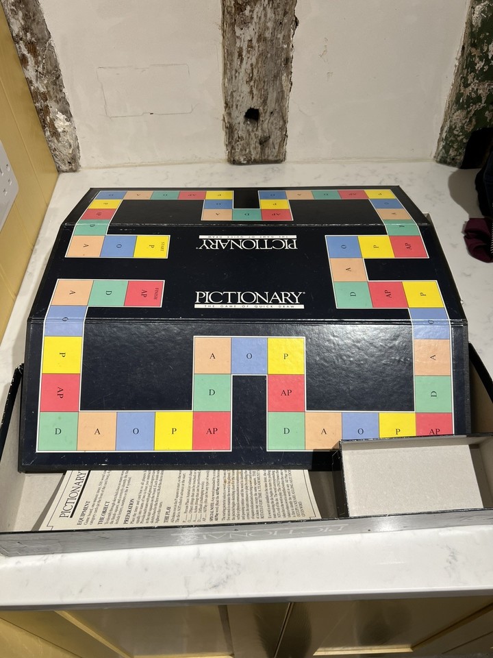 Vintage Pictionary 1992 Original Complete Board Game Classic Family Fun ...