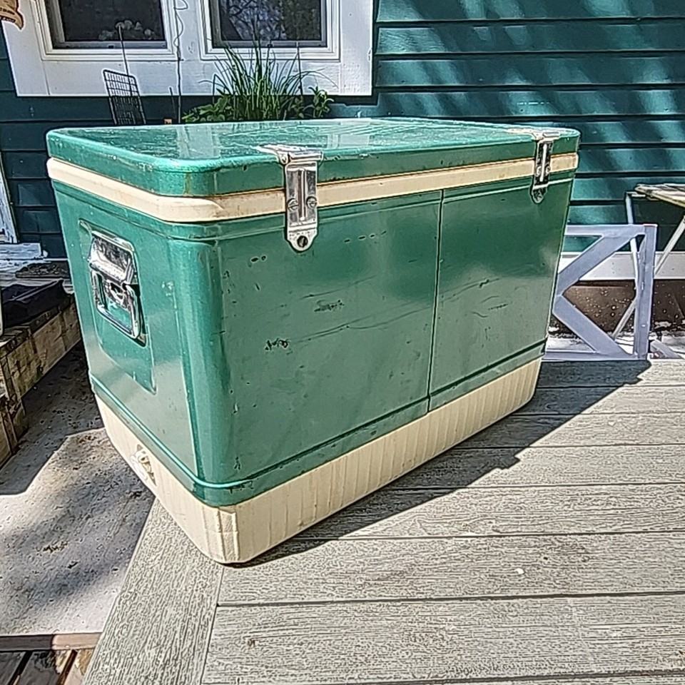 Vintage Coleman Green Metal Cooler Diamond Logo Camping MCM Locking Lid ...
